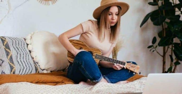 Learn How to Play the Ukulele - Tips for Beginners